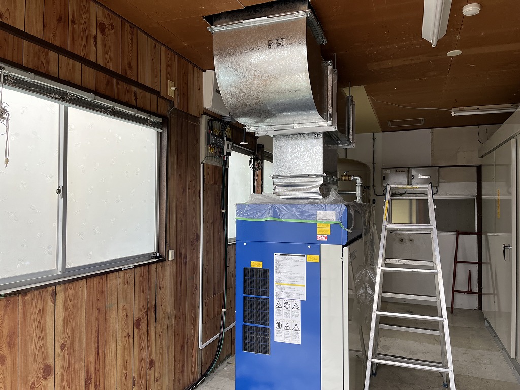 コンプレッサ排気ダクト工事 事例 - 長野工場工事・修理メンテナンス.com